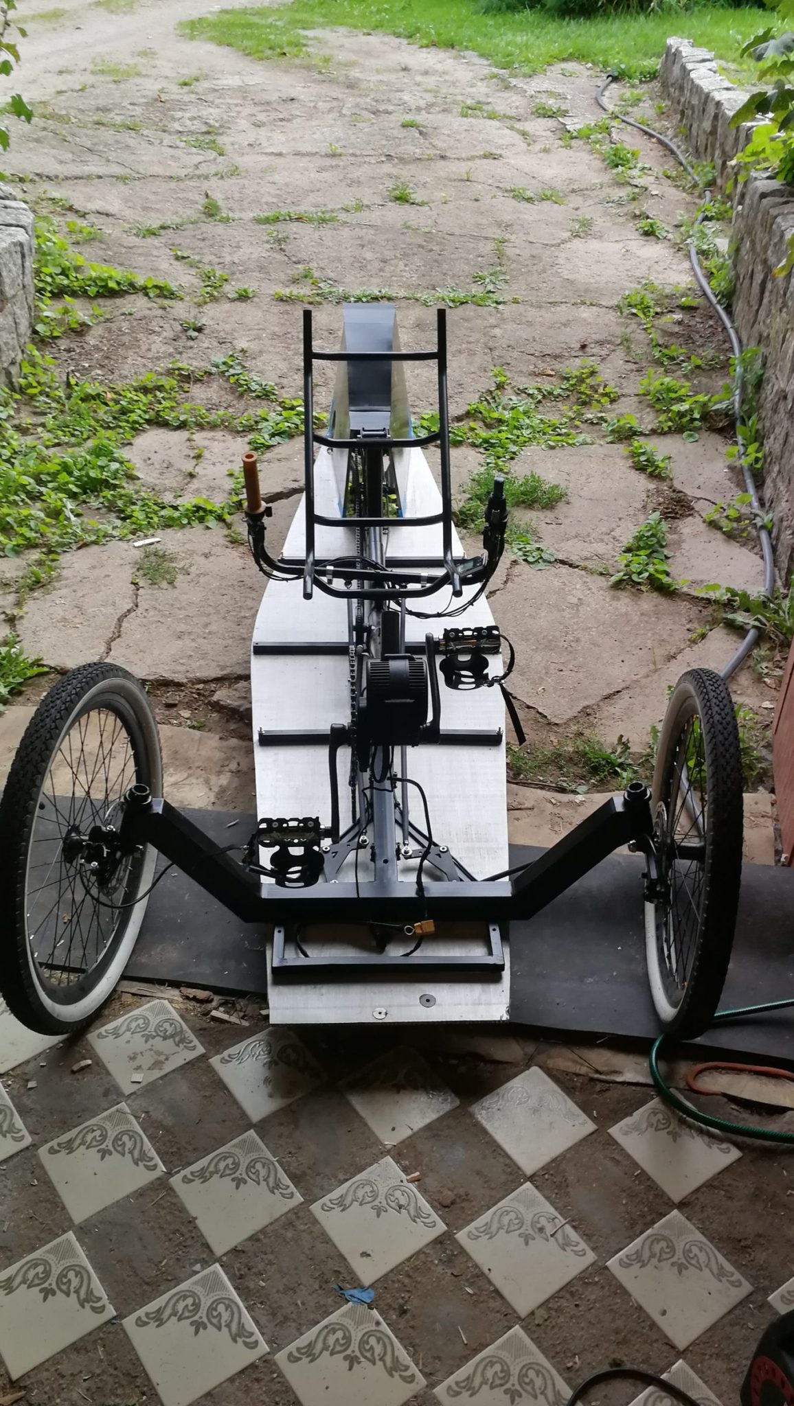 Beautiful velomobile from Lithuania inspired by hotrods | Recumbent.news